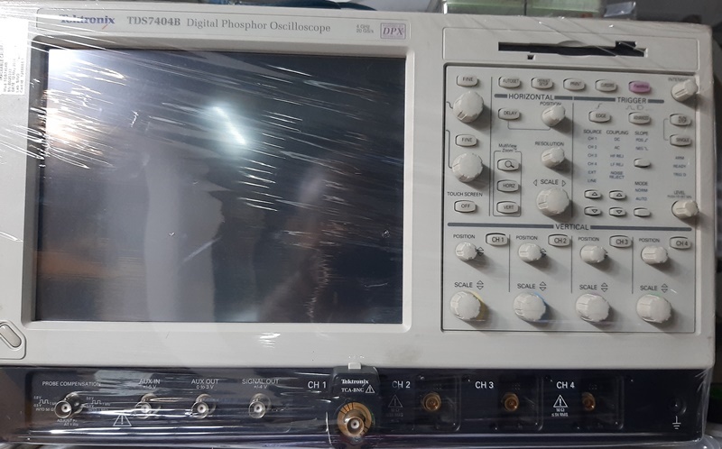 รหัส SIN002 TekTDS7404B Digital Phosphor Oscilloscope 4 GHz 20 GS/s ...